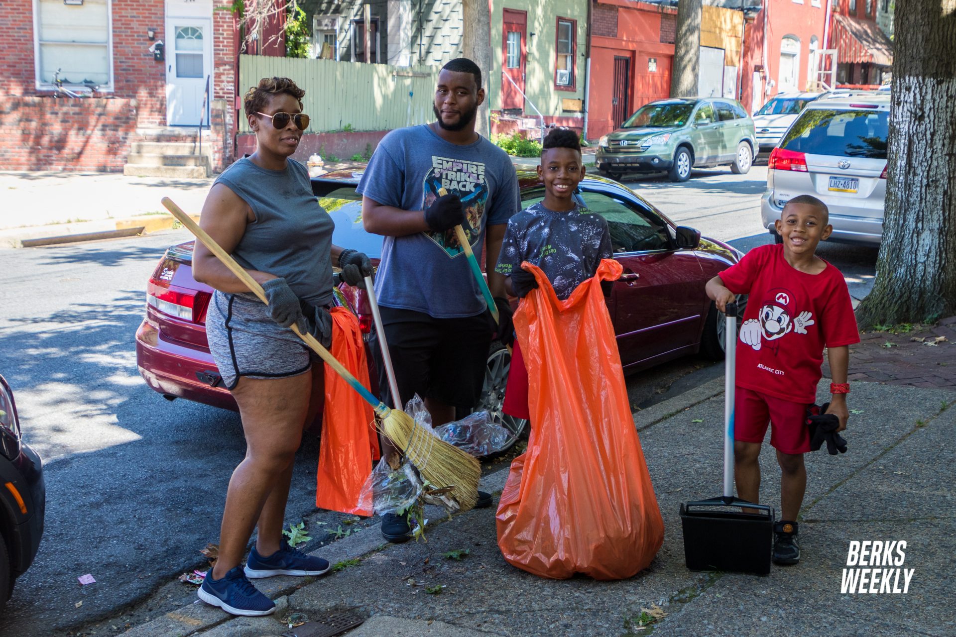 Neighborhood Group Tackles Clean-up Effort in Reading